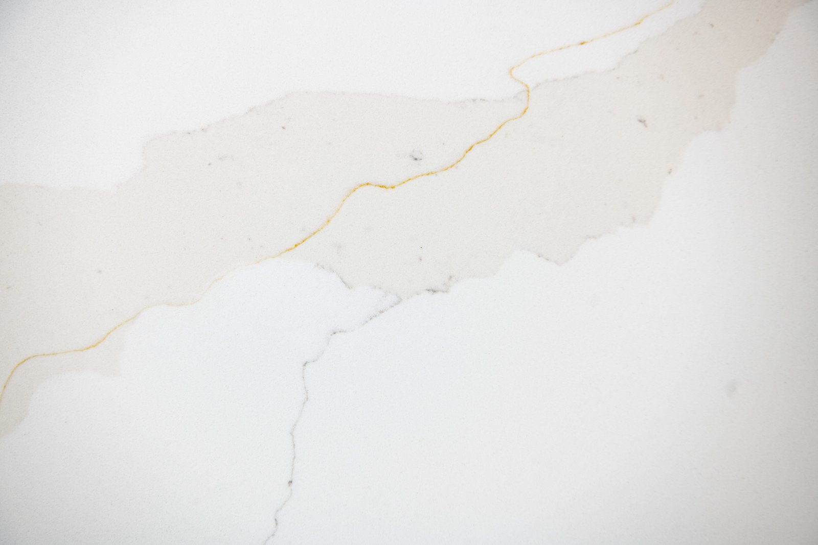 Modern Calacatta Gold Quartz: Elegant & Durable Surfaces